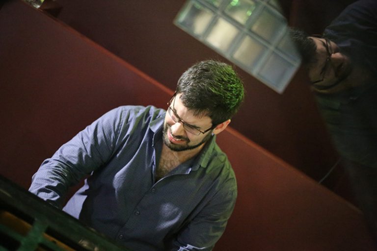 フェリーペ・シルヴェイラ – Felipe Silveira－Sinos na Floresta